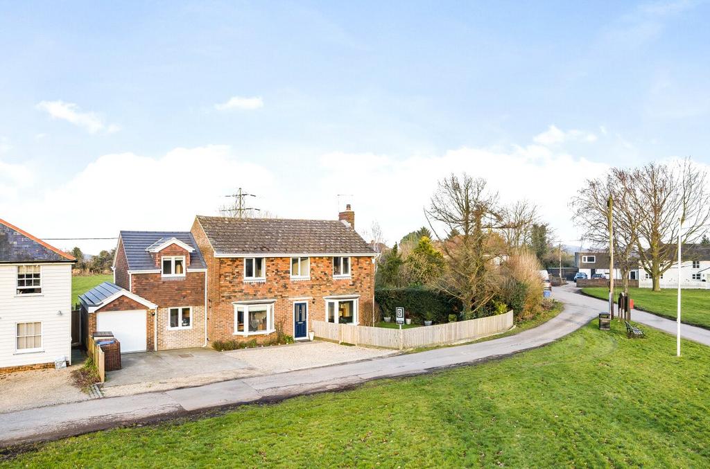 Throwley Forstal, Faversham, Kent, ME13 5 bed detached house - £700,000