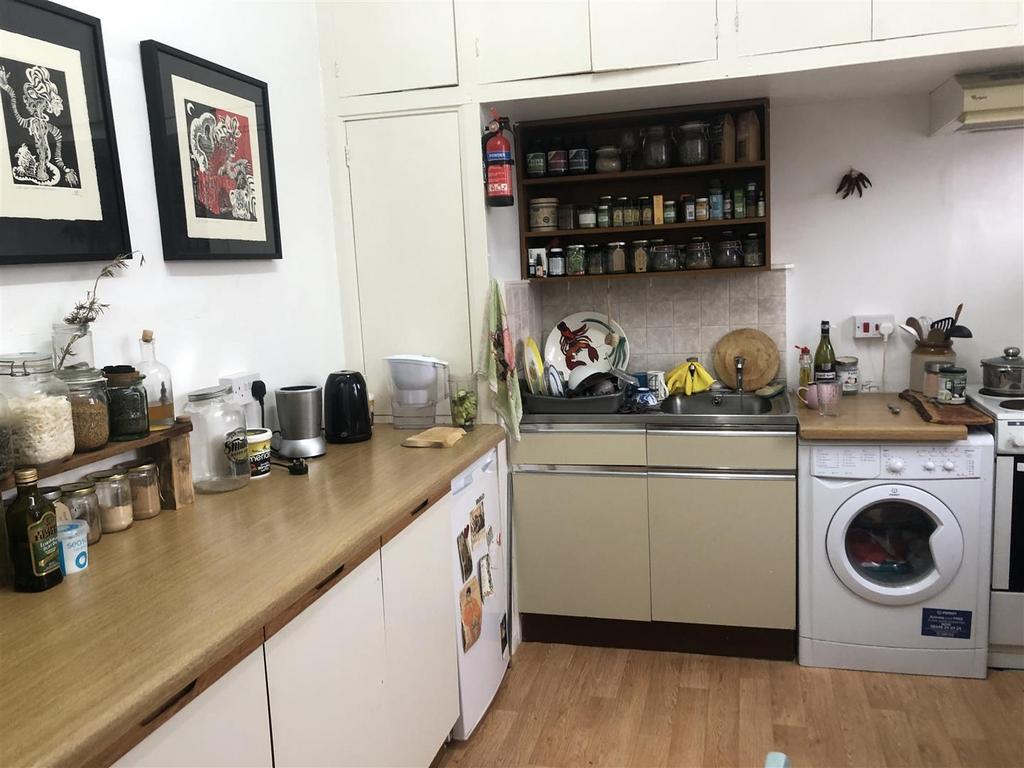 The Square, Wiveliscombe 1 bed detached house - £600 pcm (£138 pw)