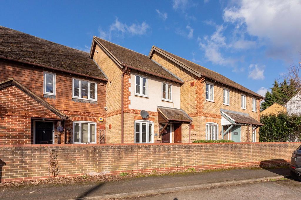 St Thomas Walk, Colnbrook SL3 2 bed terraced house for sale - £365,000