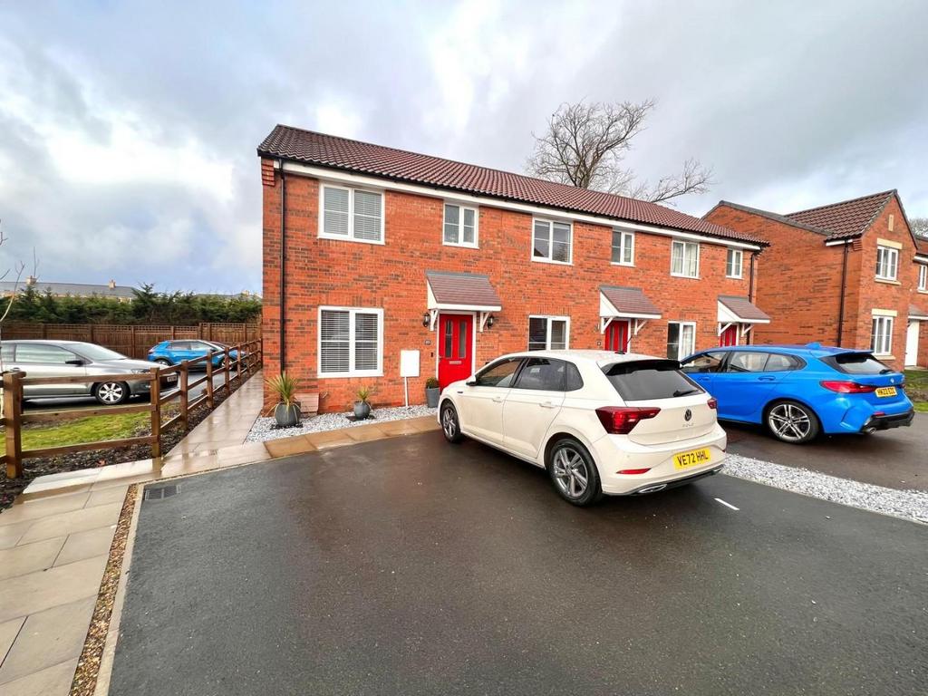 Aynhoe Road, St Crispin, Northampton NN5 3 bed end of terrace house - £ ...
