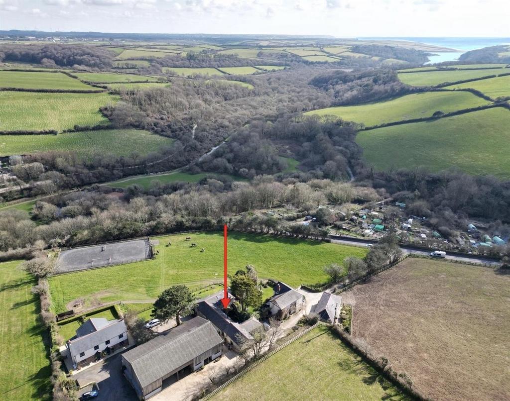 Weeth Farm, Helston TR13 2 bed barn conversion - £350,000
