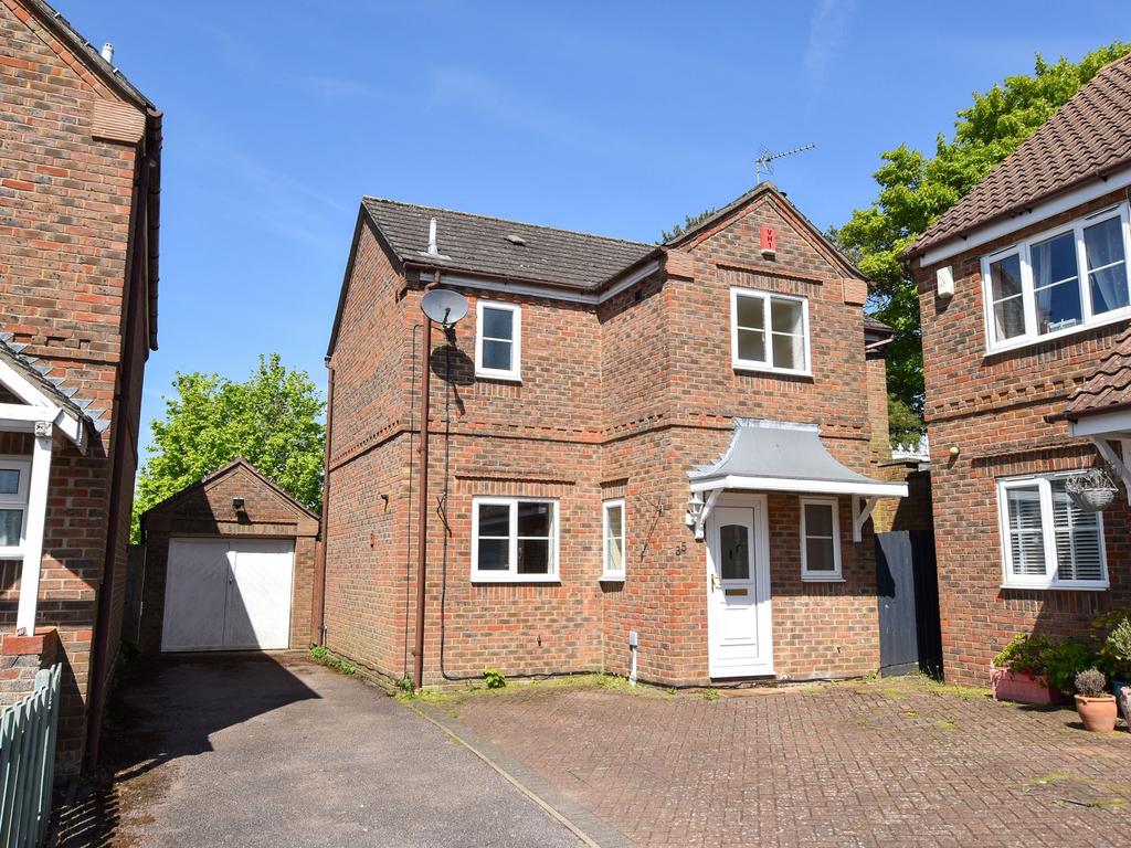 Badgers Close, Bugbrooke, NN7 3 bed detached house for sale - £315,000