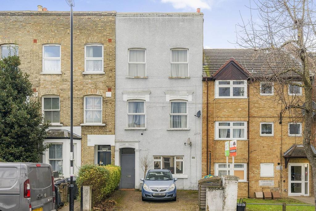 Birchanger Road, South Norwood... 2 bed flat for sale - £375,000