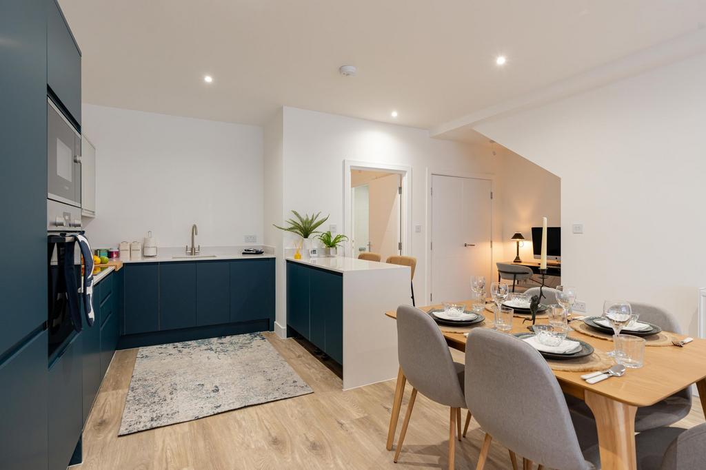 St Andrews Court, Thame OX9 2 bed ground floor flat - £345,000