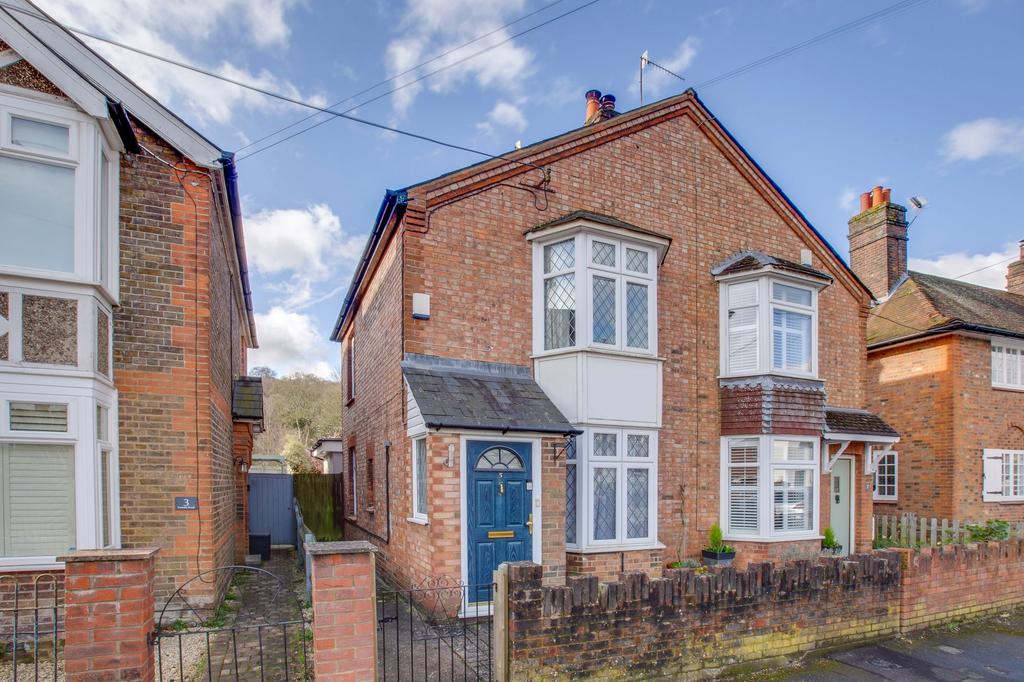 Fassetts Road, Loudwater, HP10 2 bed semi-detached house for sale - £ ...