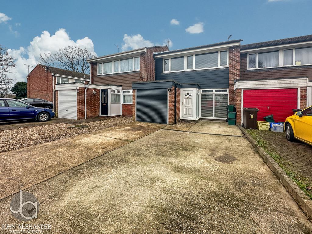 Wyndham Close, Colchester 3 bed terraced house - £280,000