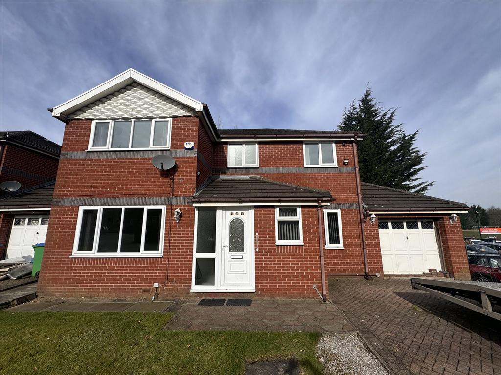 BURY ROAD, Greater Manchester OL11 4 bed detached house - £1,600 pcm (£ ...
