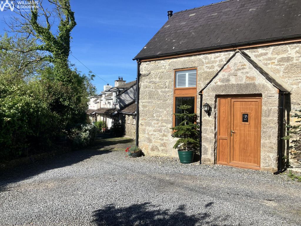Cefniwrch, Llangefni, Anglesey, LL77 5 bed detached house for sale - £ ...