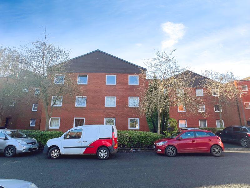 Paderborn Court, Bolton 2 bed apartment for sale - £99,995