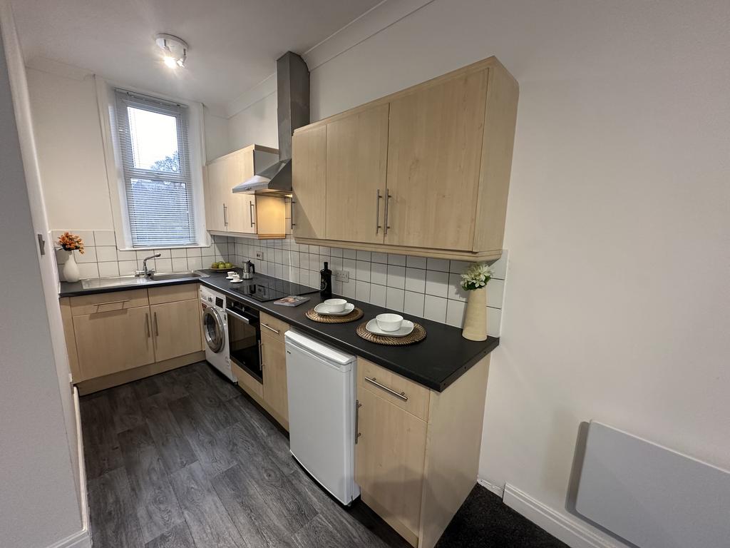 Alness Road, Manchester M16 1 bed flat - £795 pcm (£183 pw)