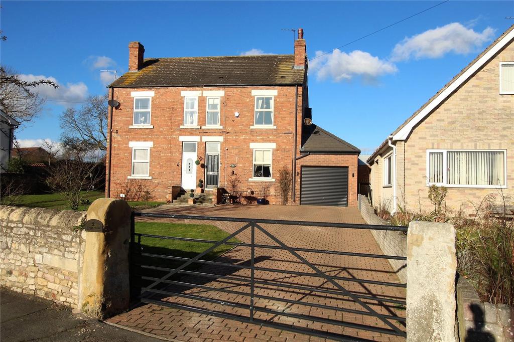 Station Road, Doncaster DN6 3 bed semi-detached house for sale - £300,000