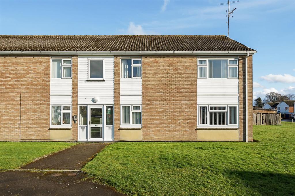 Downlands Road, Devizes 2 bed flat - £157,500