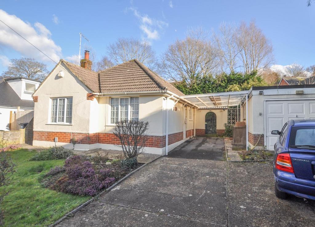 Howeth Road, Bournemouth, BH10 2 bed detached bungalow for sale - £317,500