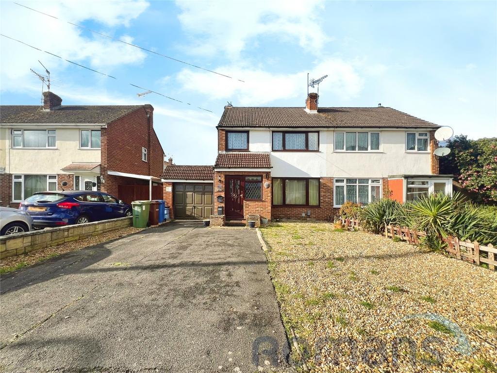Field Way, Aldershot, Hampshire 3 bed semi-detached house - £400,000