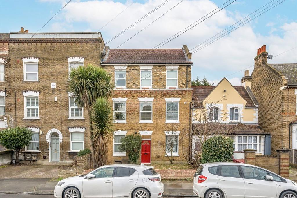 Kent House Road, London SE26 2 bed flat - £1,600 pcm (£369 pw)