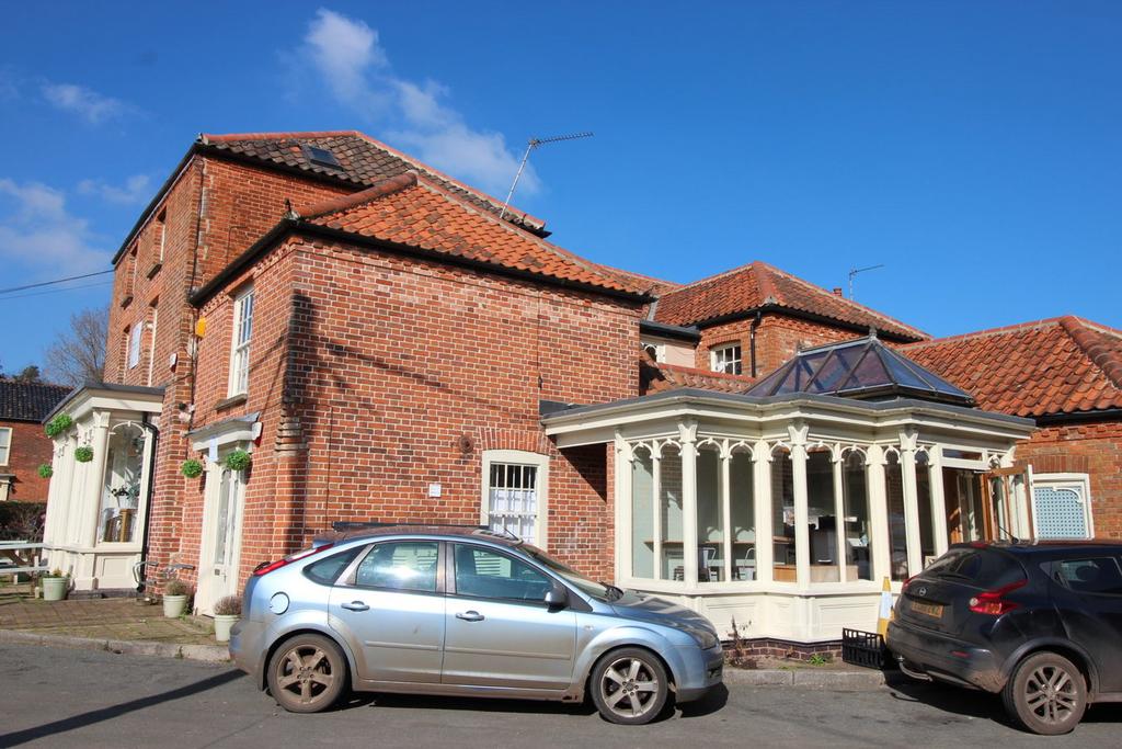 The Green, East Rudham, PE31 Studio to rent - £550 pcm (£127 pw)