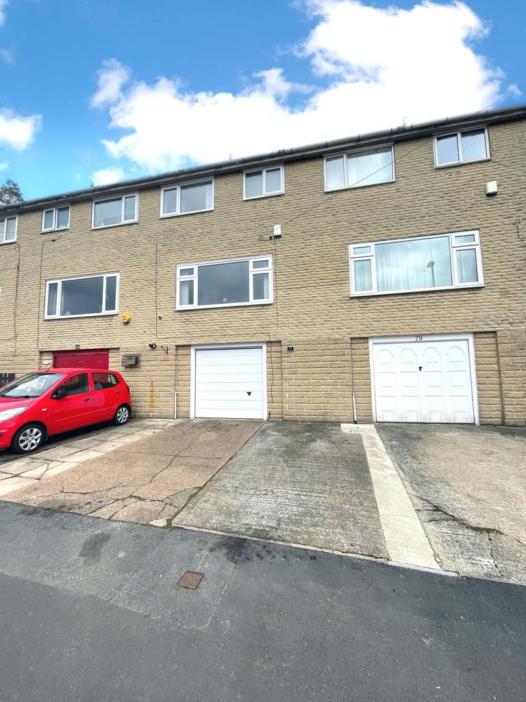 Siddal Lane, Halifax HX3 3 bed townhouse - £795 pcm (£183 pw)