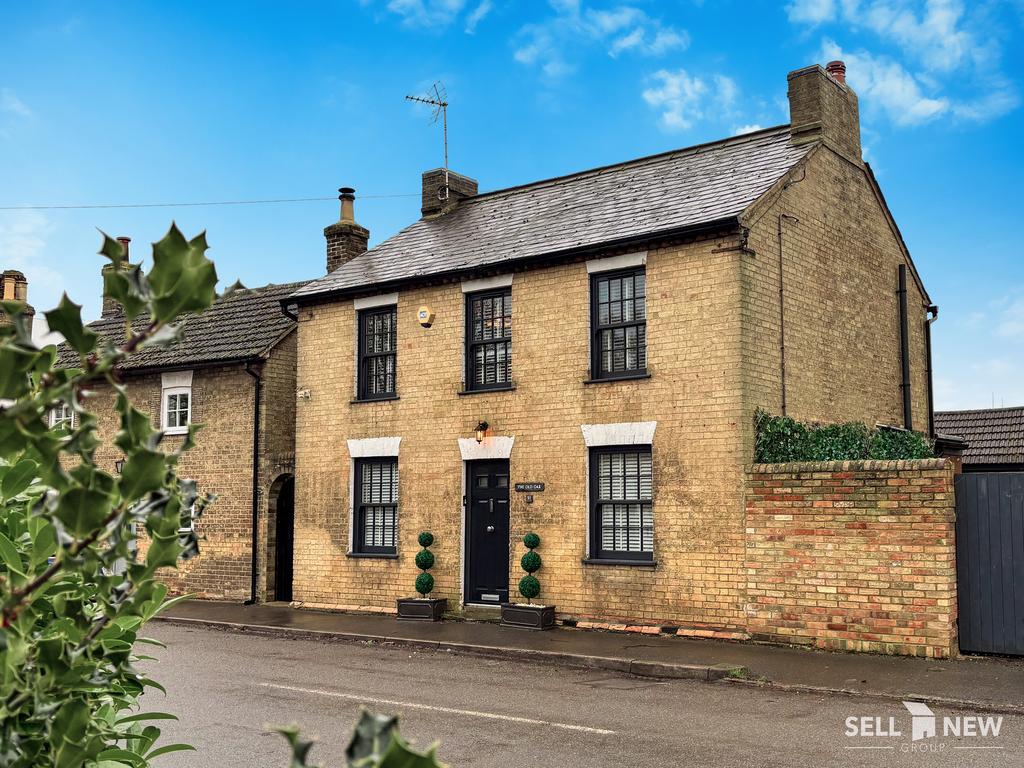 High Street, Blunham MK44 3 bed detached house - £525,000