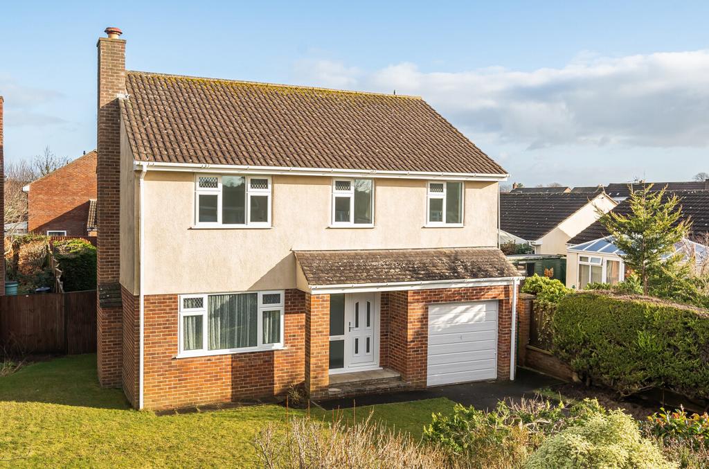 Pizey Avenue, Burnham-on-Sea, TA8 4 bed detached house - £425,000