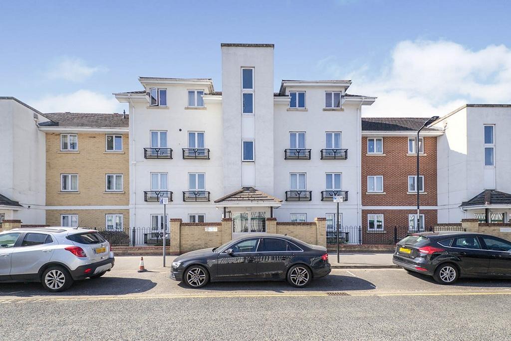 136 Felixstowe Road, London SE2 2 bed flat - £1,600 pcm (£369 pw)