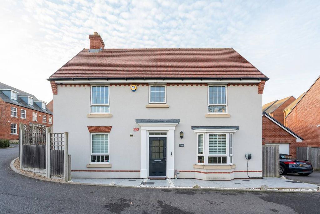 Hubert Crescent, Watford, Bushey, WD23 4 bed detached house - £1,200,000