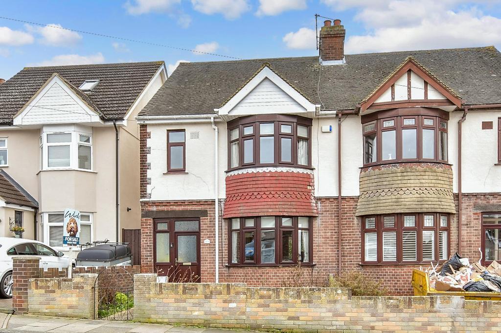 Elaine Avenue, Strood, Rochester, Kent 3 bed semi-detached house for ...