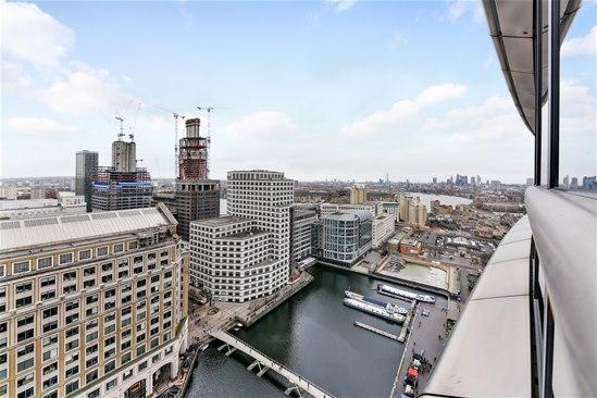 Canary Wharf, London E14 2 bed apartment - £5,200 pcm (£1,200 pw)