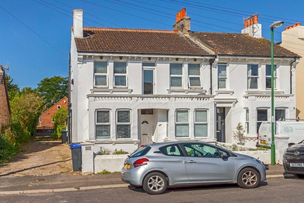 Underdown Road, Southwick, Brighton 2 bed apartment - £285,000