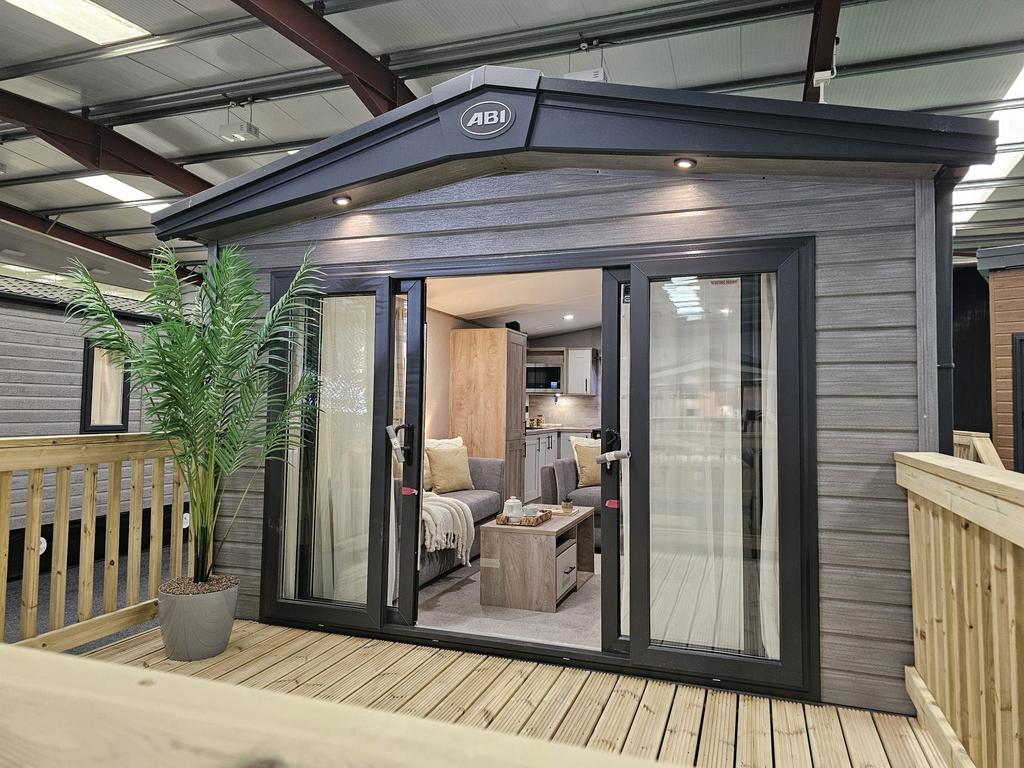 Gilberdyke East Riding of Yorkshire 2 bed lodge - £74,999