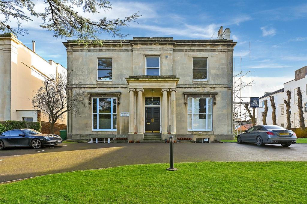 Stanmer House, Lypiatt Road... 1 bed apartment - £1,600 pcm (£369 pw)
