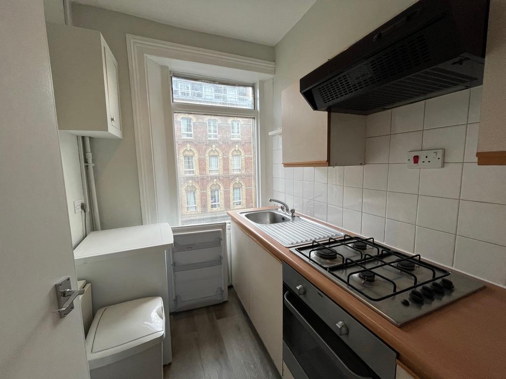 Commercial Street, London E1 2 bed flat - £2,000 pcm (£462 pw)