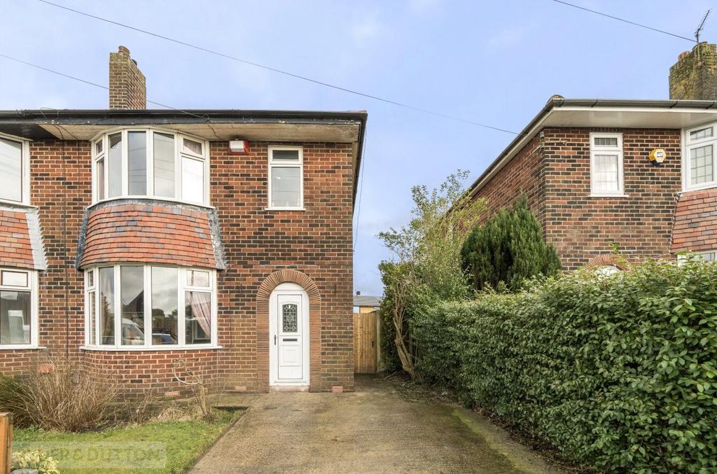 Mardale Avenue, Thornham, Royton... 3 bed semi-detached house - £239,950