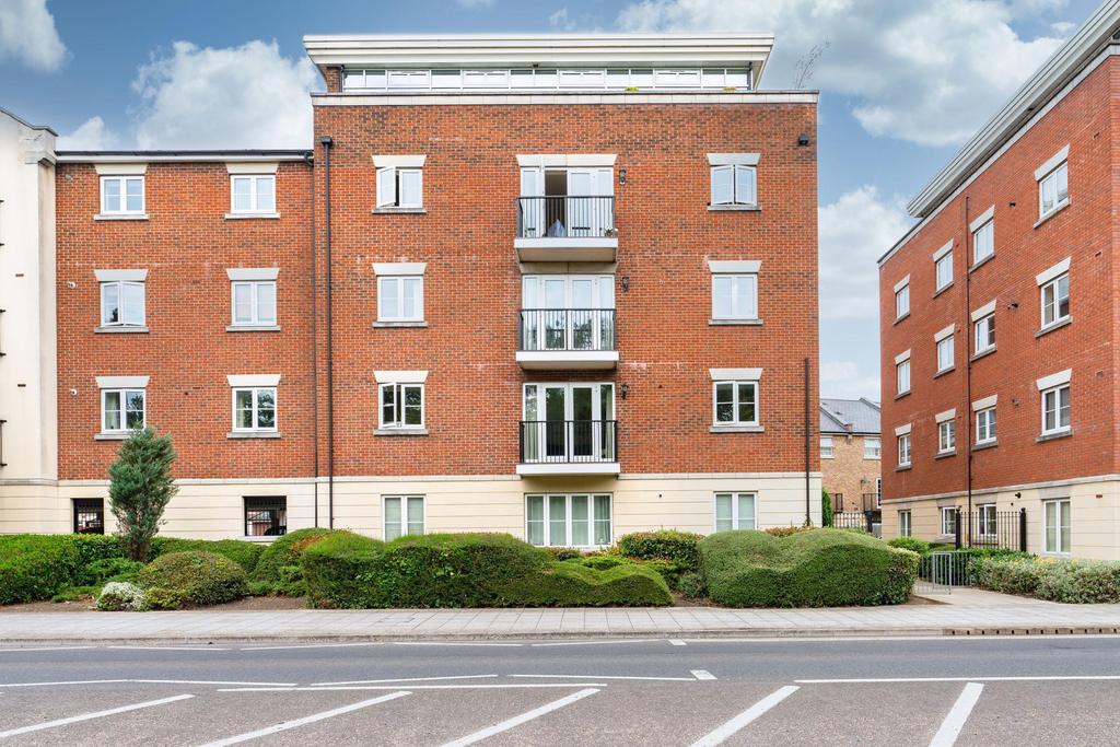 Brookbank Close, Cheltenham GL50 2 bed apartment - £1,150 pcm (£265 pw)