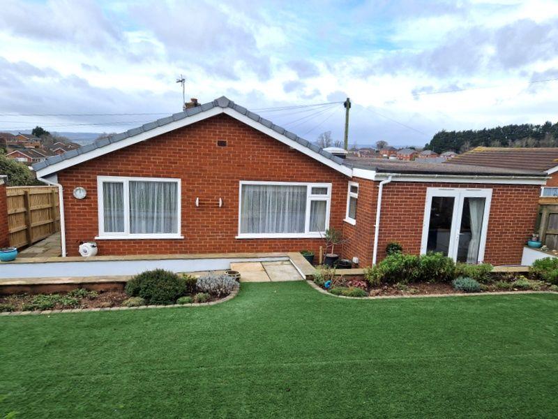 Frobisher Road, Exmouth, EX8 4NZ 3 bed detached bungalow - £385,000