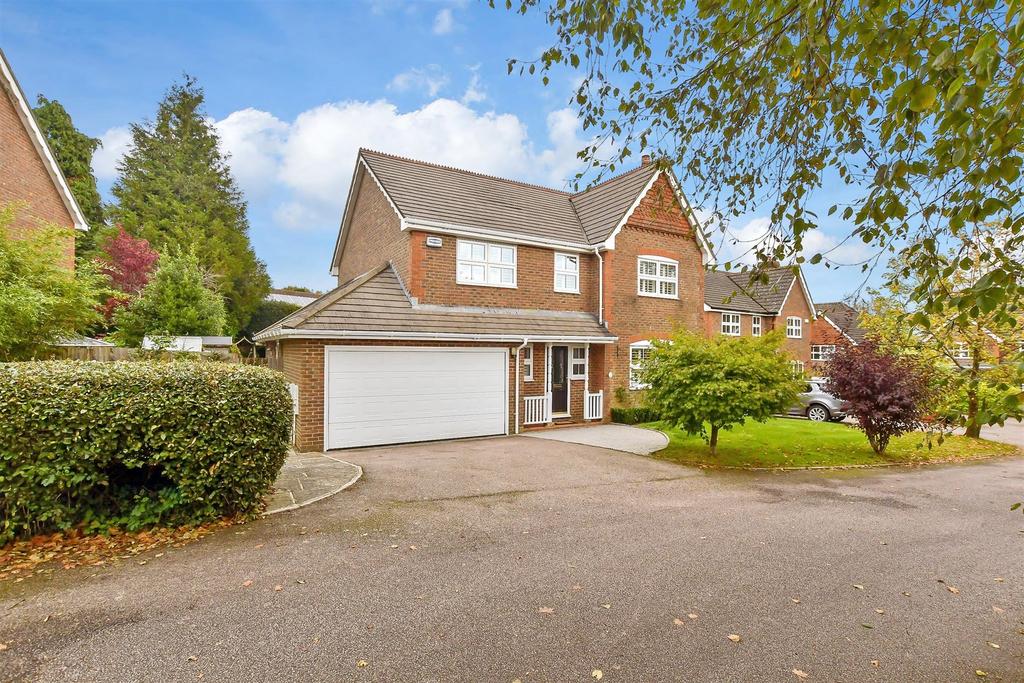 Winscote Close, Crowborough, East Sussex 4 bed detached house - £800,000