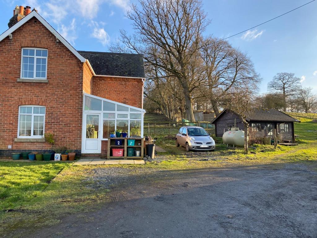 Siop Fach, Kerry, Newtown, Powys, SY16 2 bed semi-detached house - £385,000