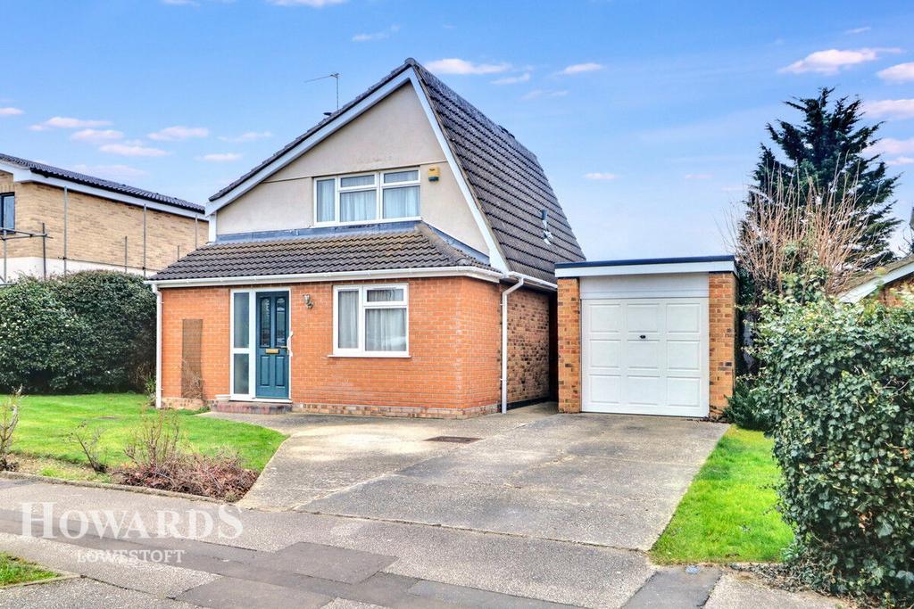 Windward Way, Lowestoft 4 bed detached house - £340,000
