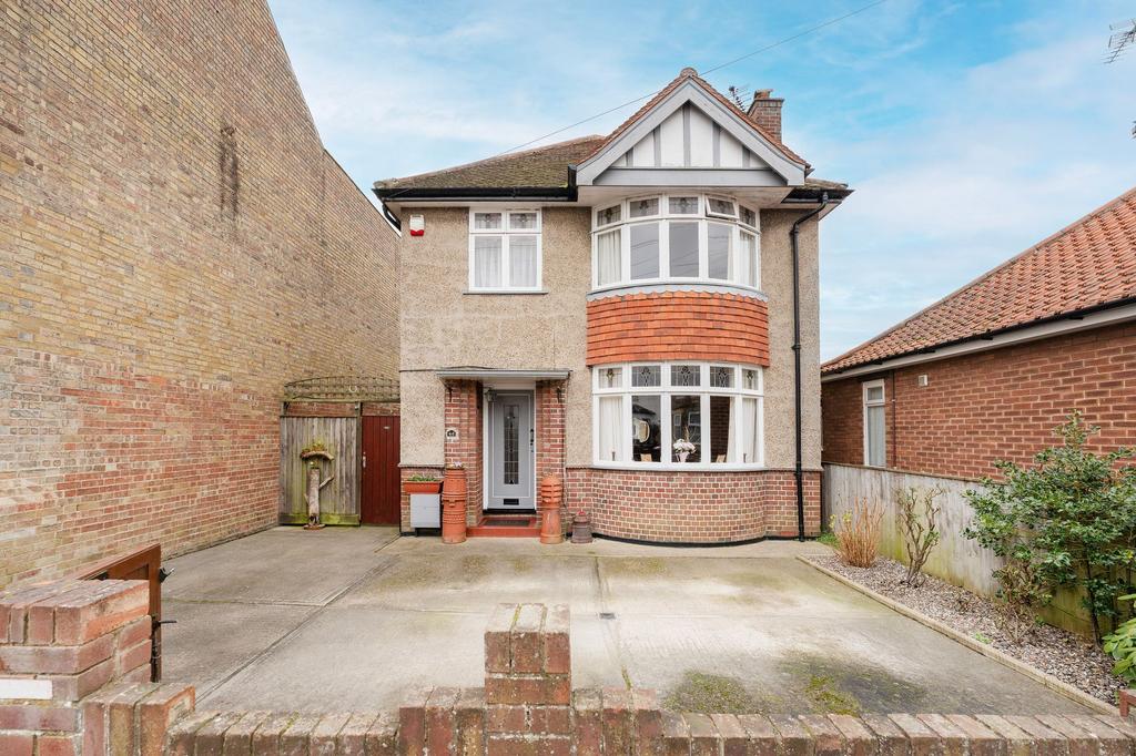All Saints Road, Pakefield 3 bed detached house - £400,000