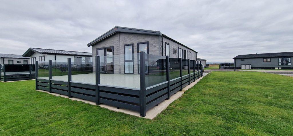 Brean Country Club 2 bed park home - £129,995