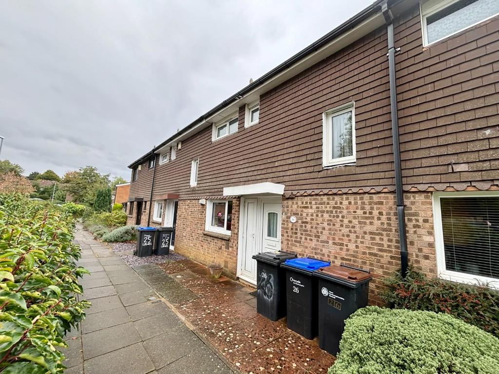 Logwell Court, Standens Barn... 2 bed terraced house - £200,000