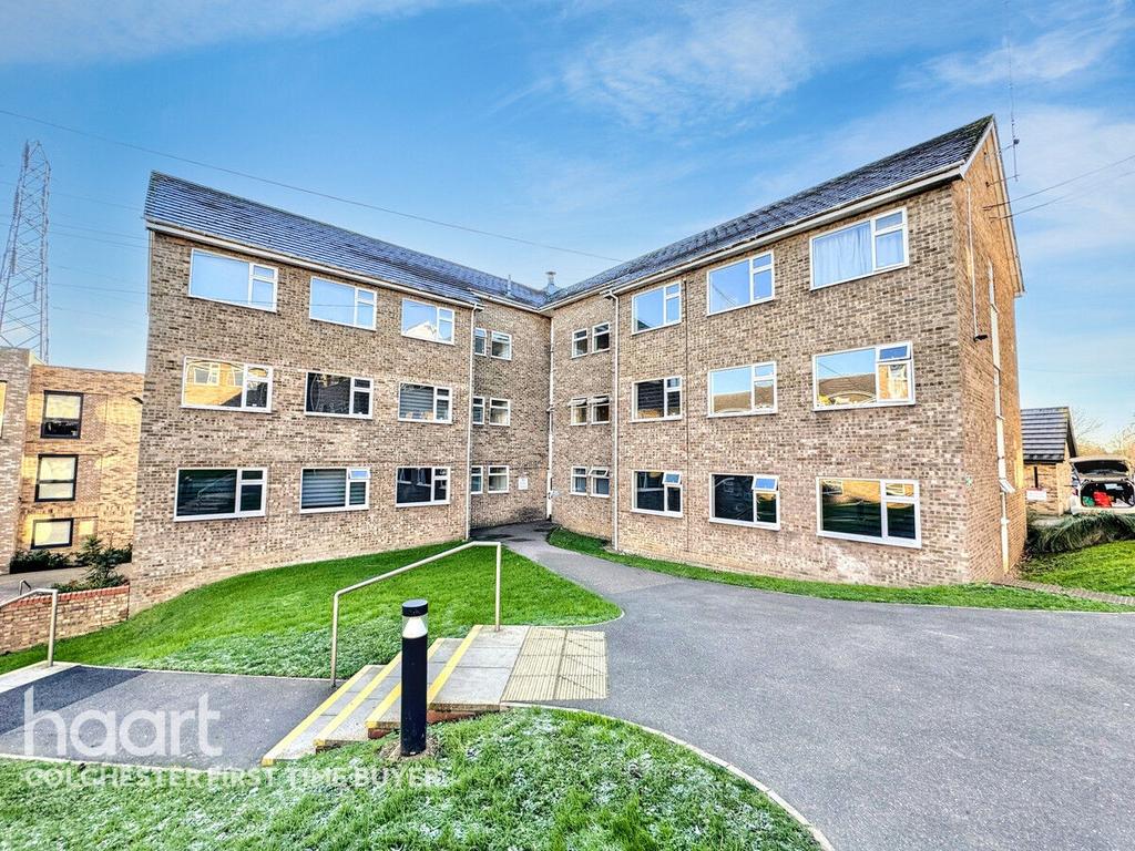 Avon Way, Colchester 4 bed apartment for sale - £135,000