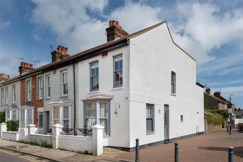 Regent Street, Whitstable 3 bed end of terrace house - £550,000