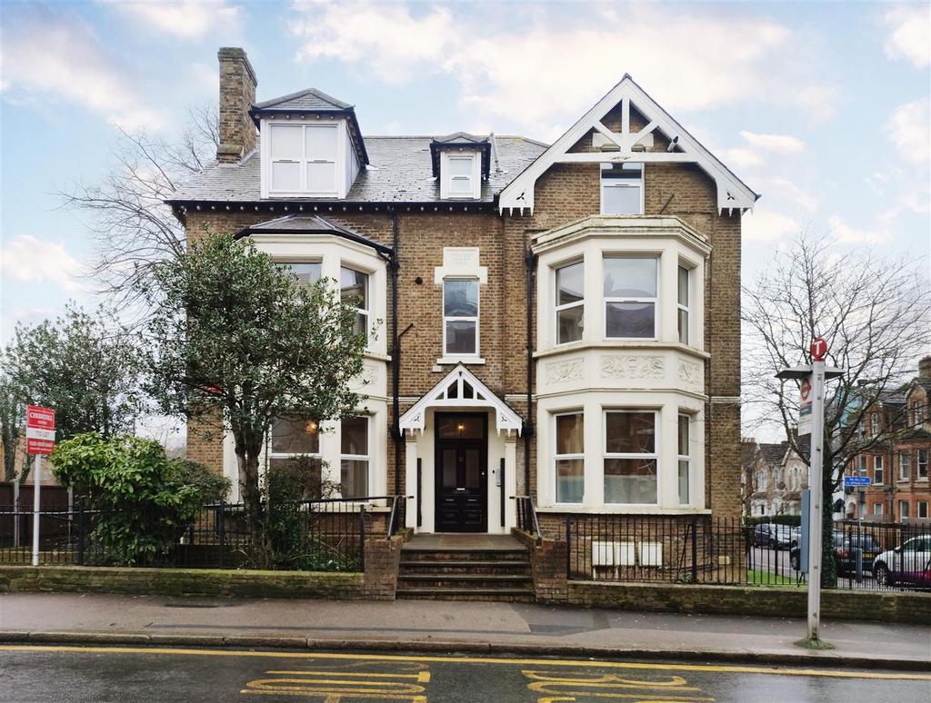 Church Hill, Walthamstow, E17 1 bed flat - £1,600 pcm (£369 pw)