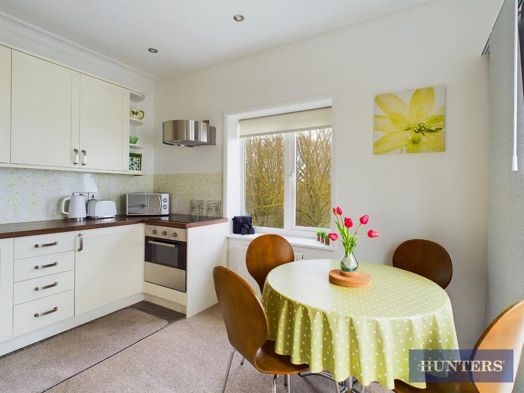 1 Cliff Top, Filey 2 bed house - £1,100 pcm (£254 pw)