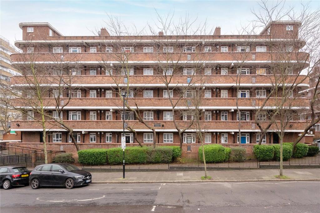 Congreve House, Matthias Road, N16 3 bed apartment - £400,000
