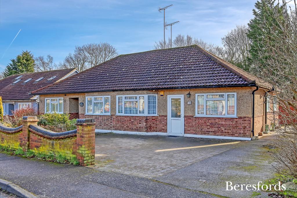 Heybridge Road, Ingatestone, CM4 2 bed bungalow - £425,000