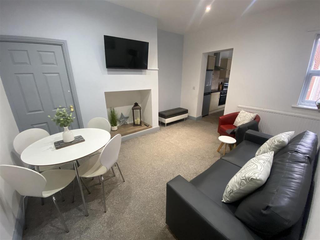 Astley Road, Seaton Delaval, Whitley Bay 4 bed apartment for sale - £95,000