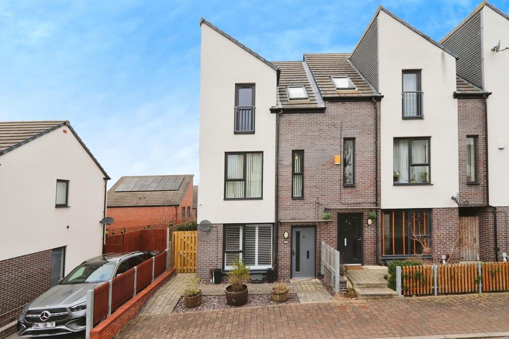Brearley Drive, Sheffield 4 bed townhouse for sale - £260,000