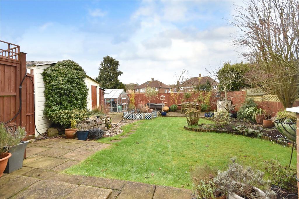 Woodhatch, Reigate, Surrey, RH2 3 bed semi-detached house - £600,000
