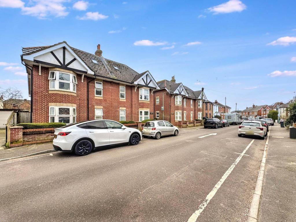 Wolverton Road, Bournemouth BH7 20 bed block of apartments for sale - £ ...
